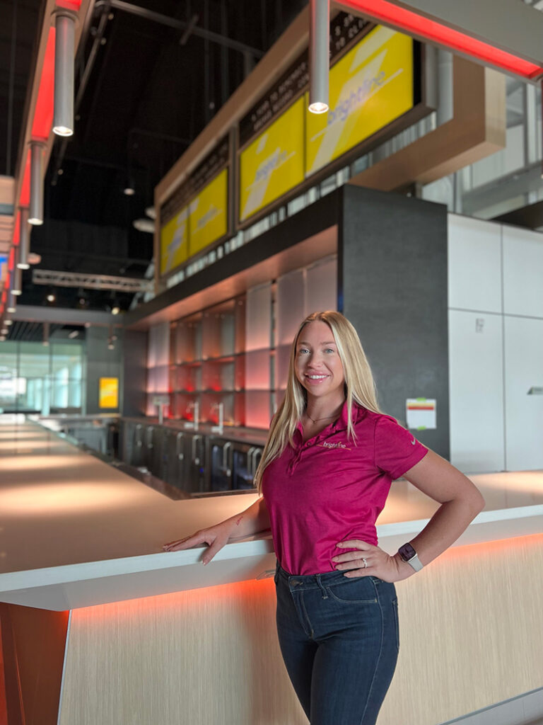 Engineering alum finds rail industry is the right track for her - FGCU 360