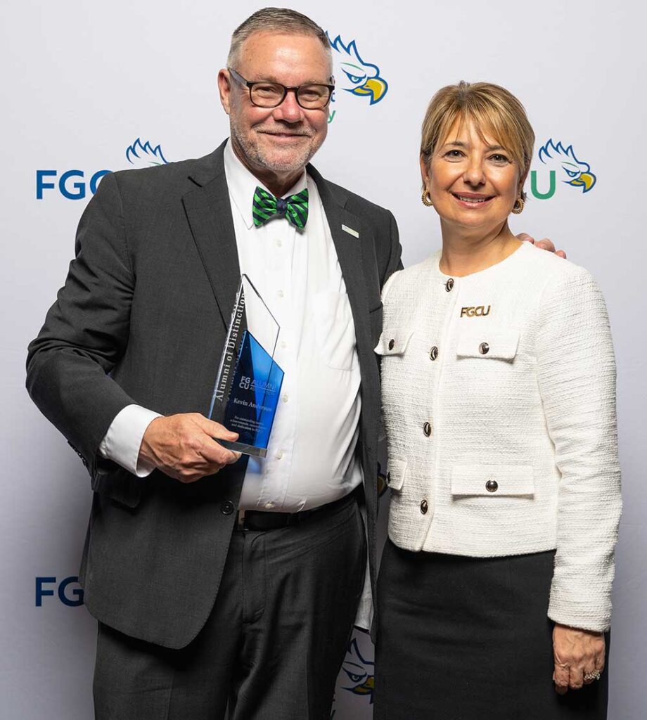 Fort Myers mayor receives 2024 Alumni of Distinction Award - FGCU 360